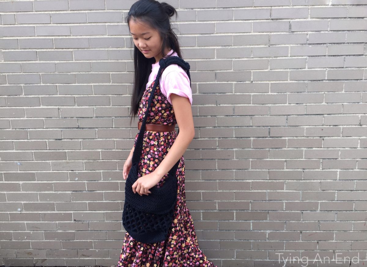 Sprint Mesh Shoulder Bag - Tying An End
