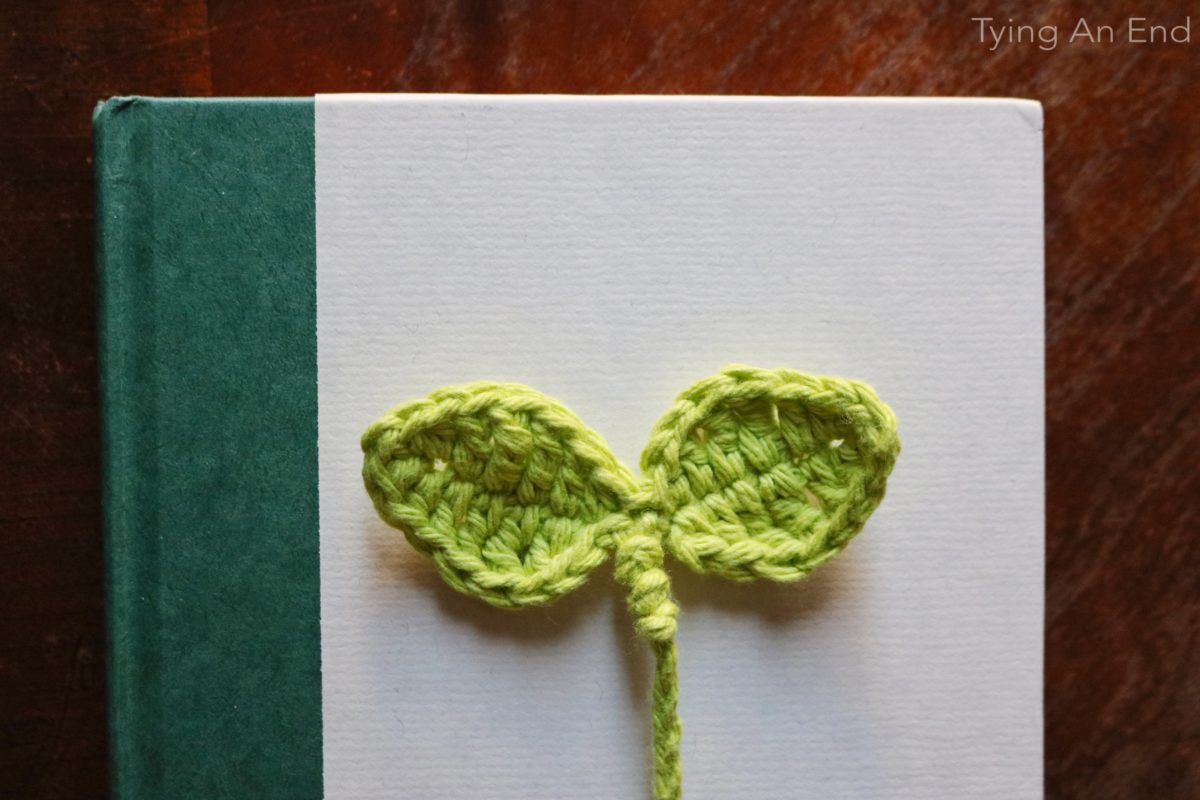 [Free Crochet Pattern] Budding Leaf Bookmark - Tying An End